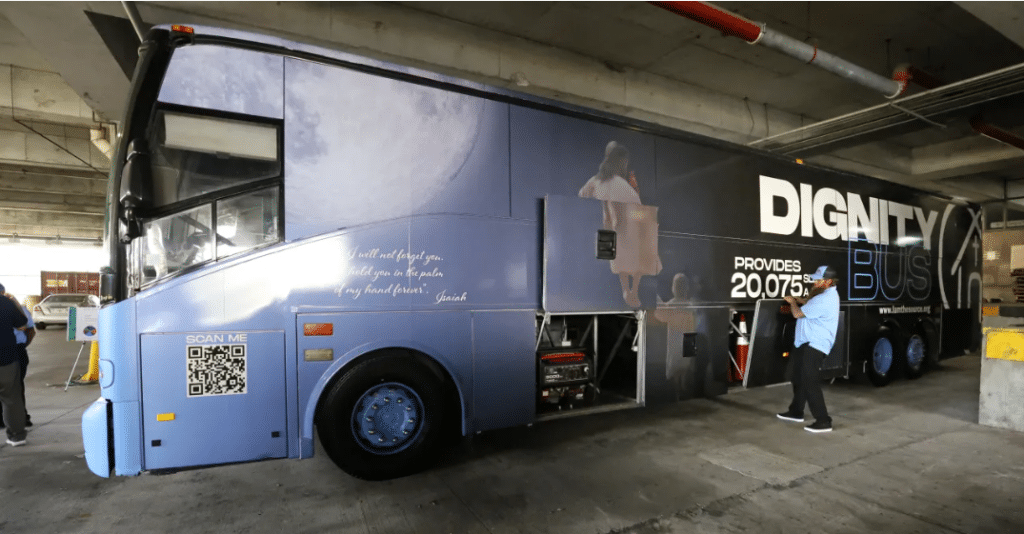 The latest solution for Orlando’s homeless shelter shortage? Buses ...